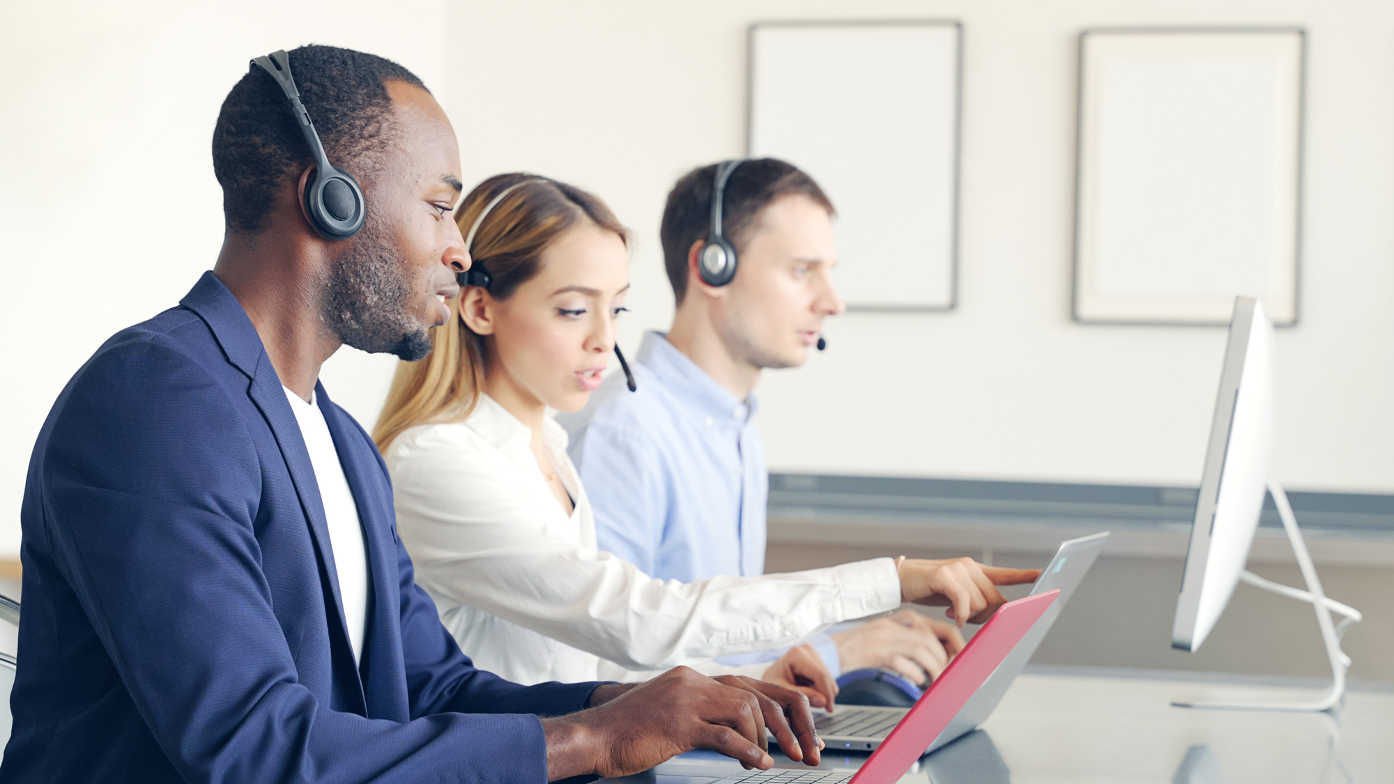 コールセンターのCSR・TSRとは？役割と業務内容について解説 | クラウドCTIシステムなら高機能・低価格のMostable（モスタブル）